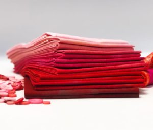 The Stitch Pink Grunge Basics Fat Quarter Bundle comes with 10 fat ...