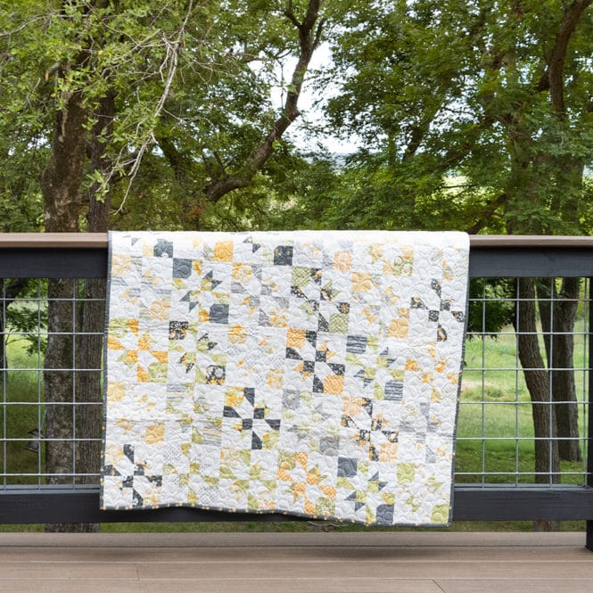 DOWNLOAD THE FREE CHARM PACK CRISPIES QUILT PATTERN