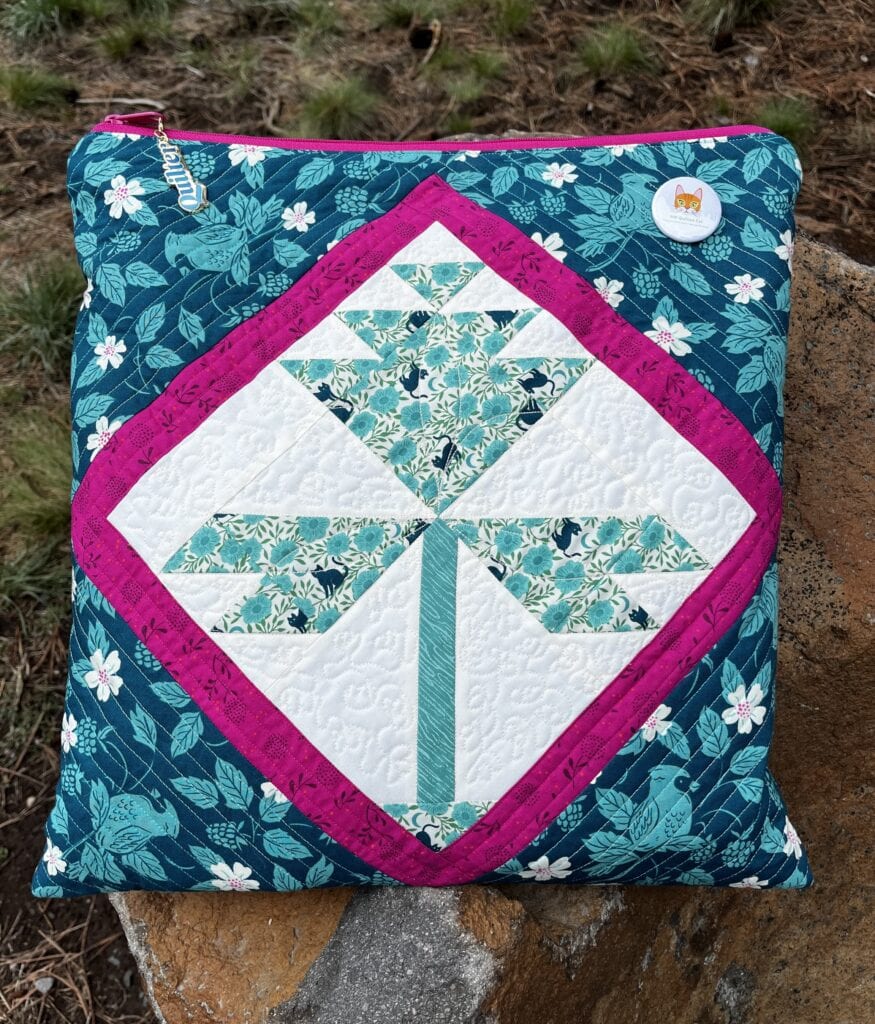 Some of our quilty friends made the Classic & Vintage English Ivy block ...