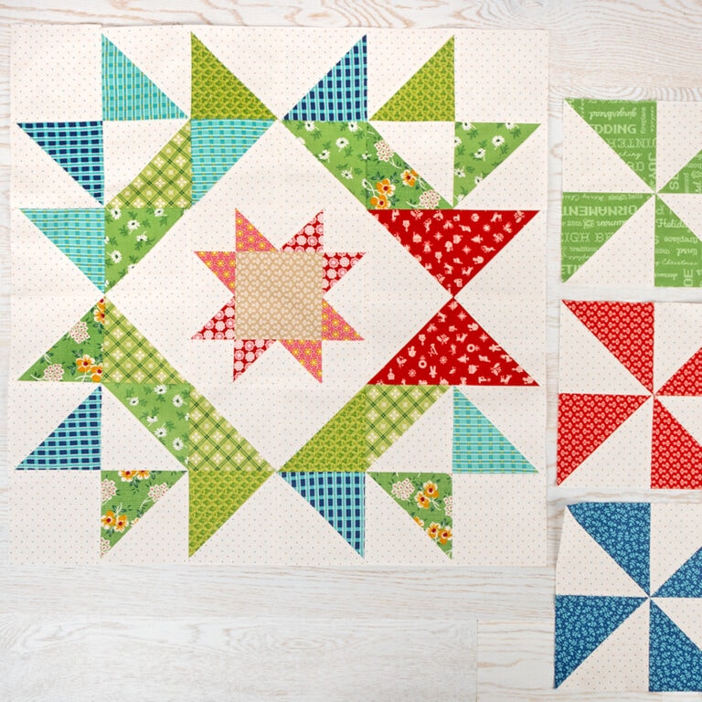 DOWNLOAD THE HOLLY JOLLY QUILT FABRIC REQUIREMENTS